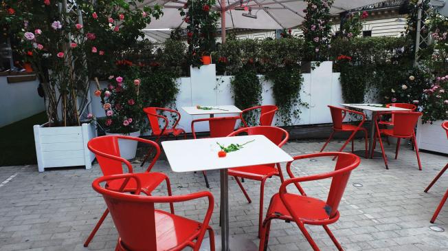 Bar La Roseraie à Paris - Réserver avec LesBarrés